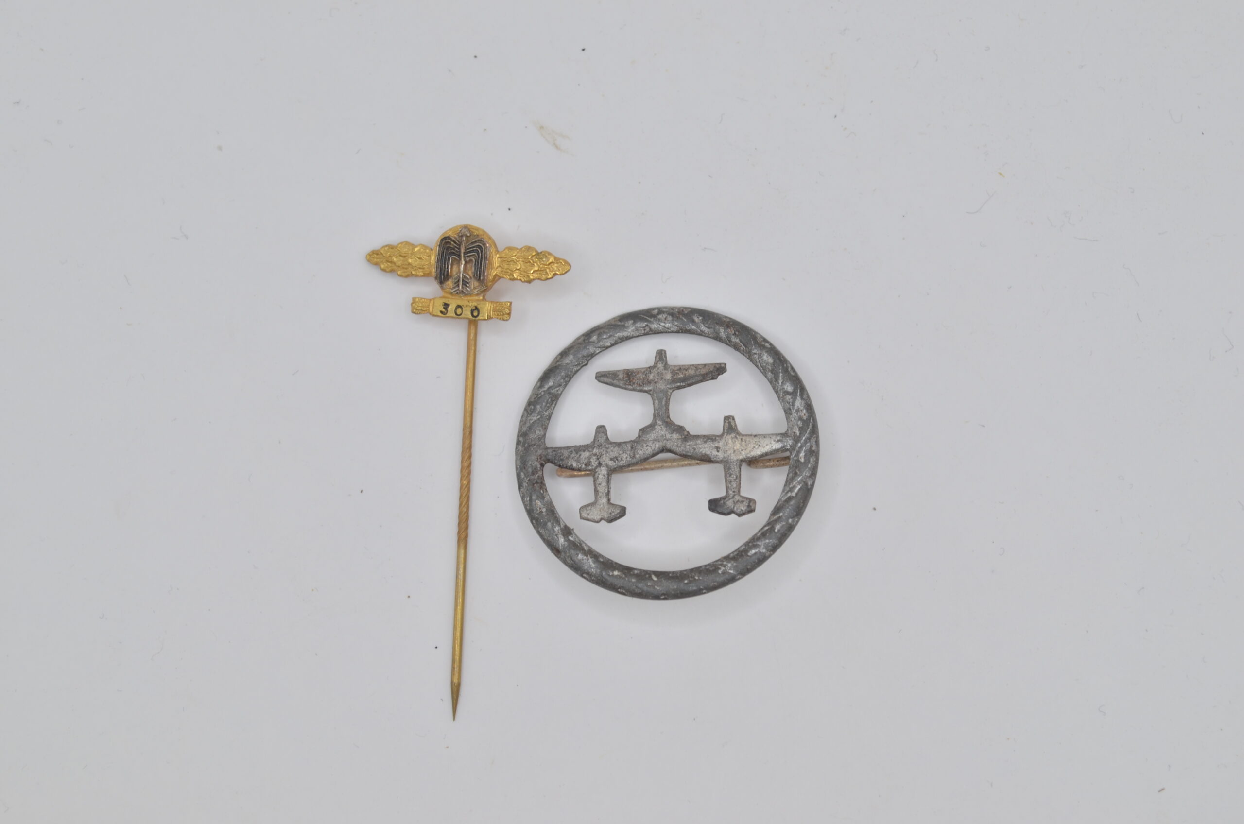 57er Frontflugspange 300 Miniatur + WHW Abzeichen - Appel Antik
